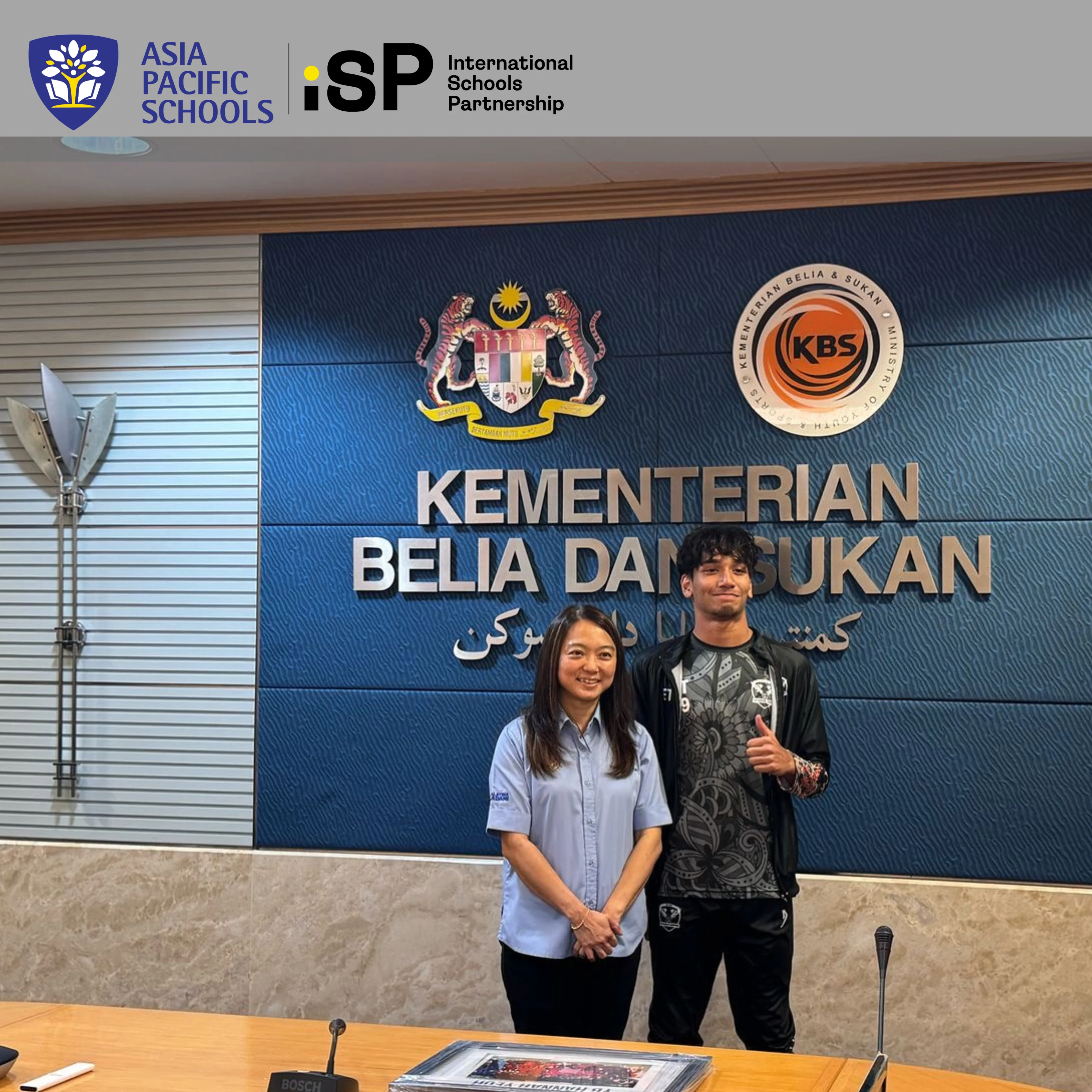 10 APIS students gain insight into the future of work